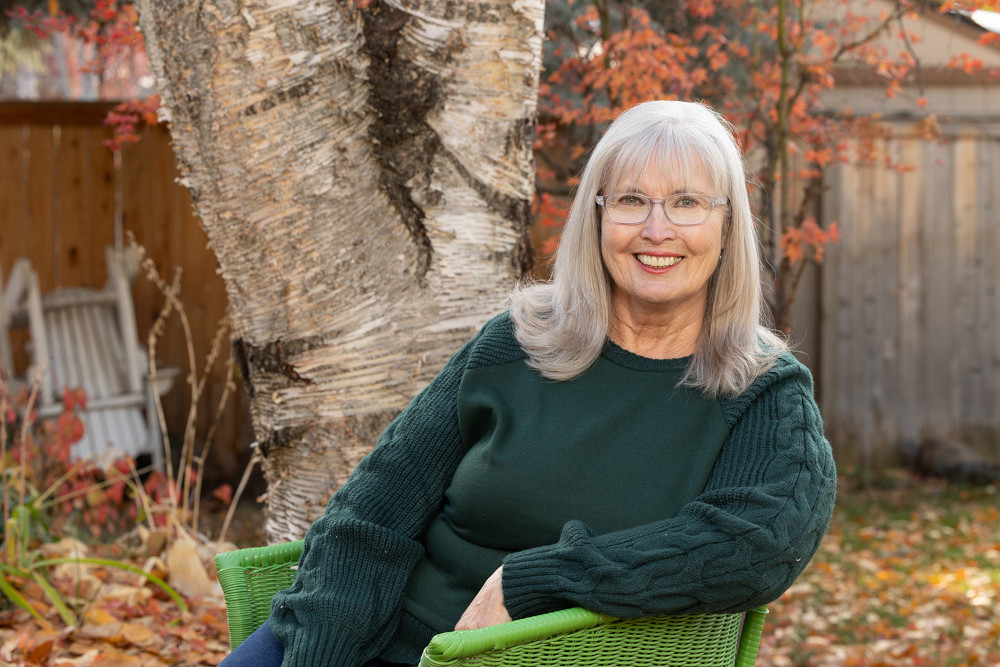 About - Diana Hooley